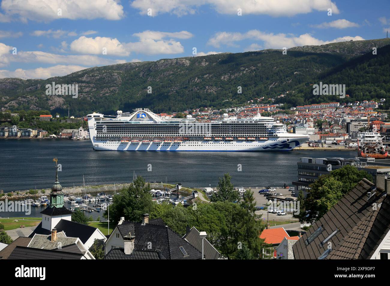 Cruise ship "Caribbean Princess" in Bergen, Norway Stock Photo - Alamy