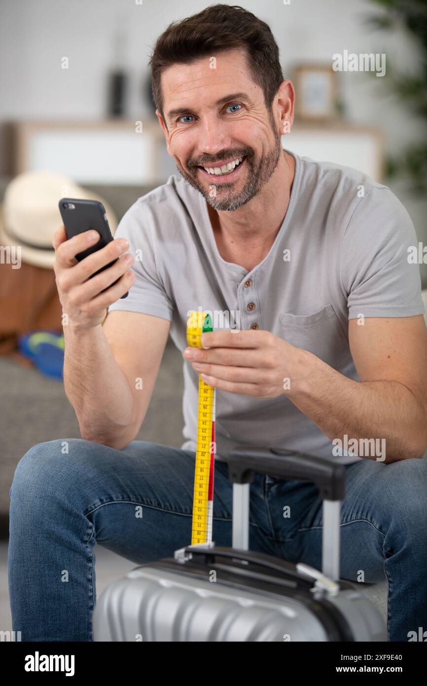Hand luggage size hi-res stock photography and images - Alamy