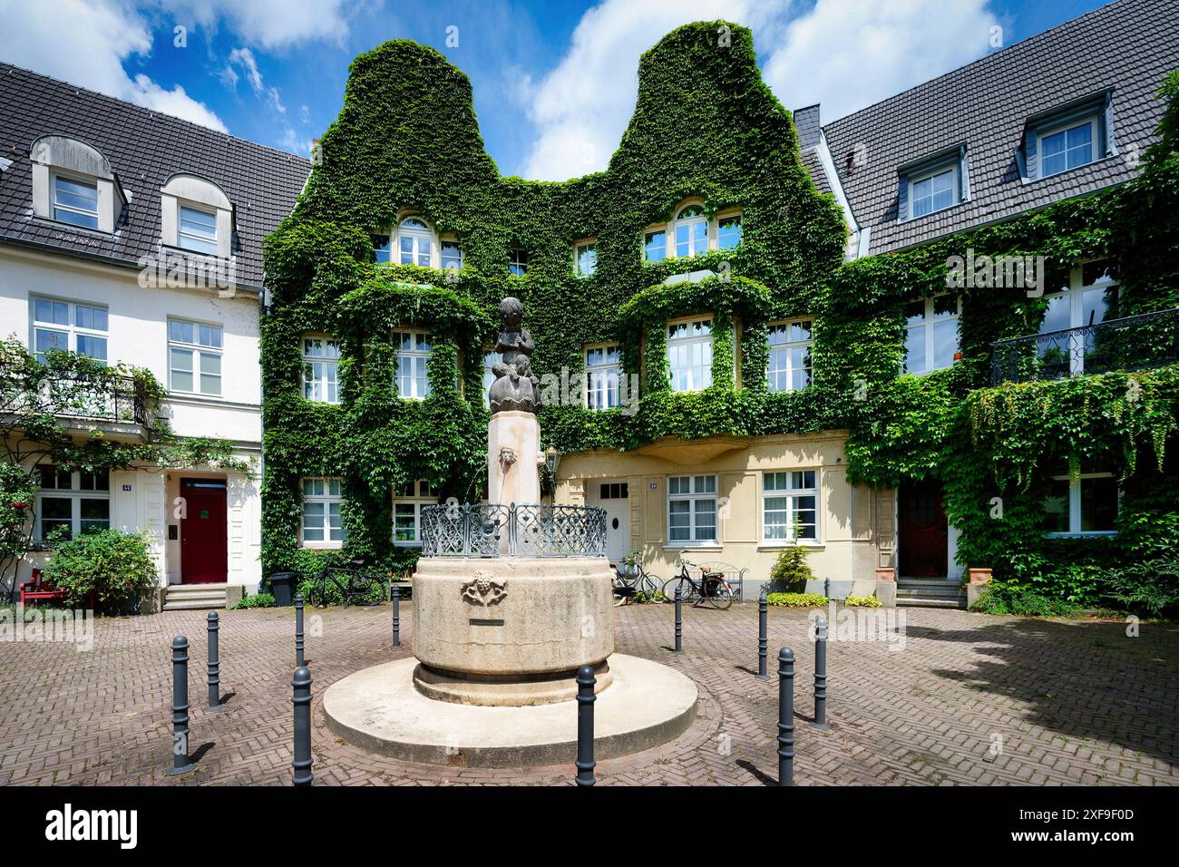 Cologne, Germany July 01 2024: the historic Pauliplatz housing estate ...