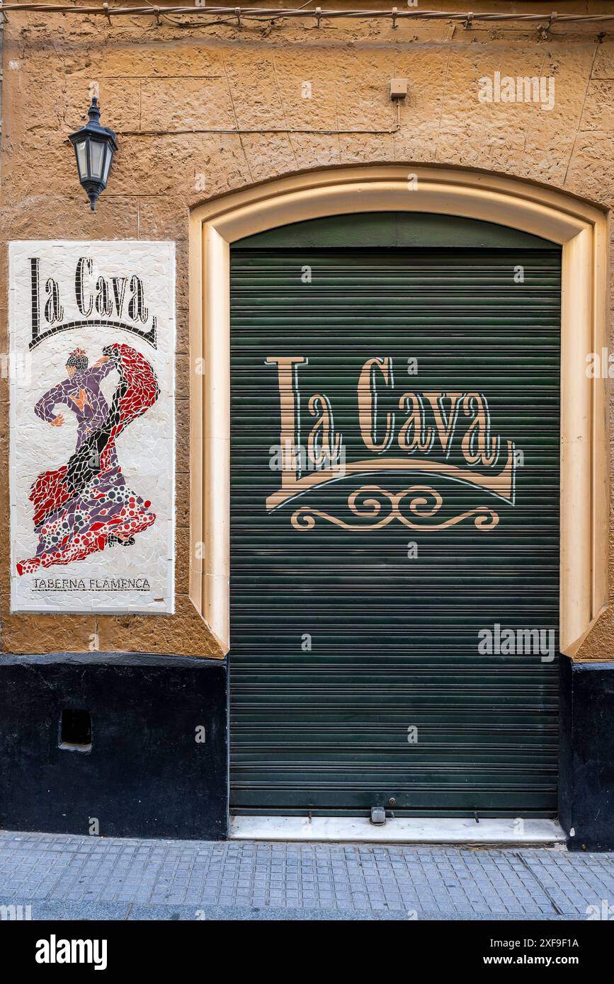 Taberna bar restaurant, Cadiz, Andalusia, Spain Stock Photo - Alamy