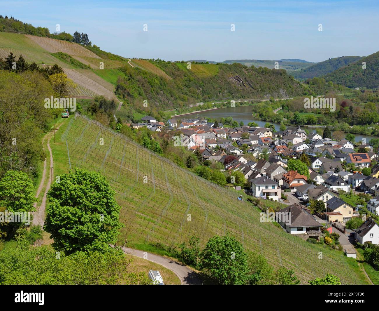 Idyllic village green hi-res stock photography and images - Alamy