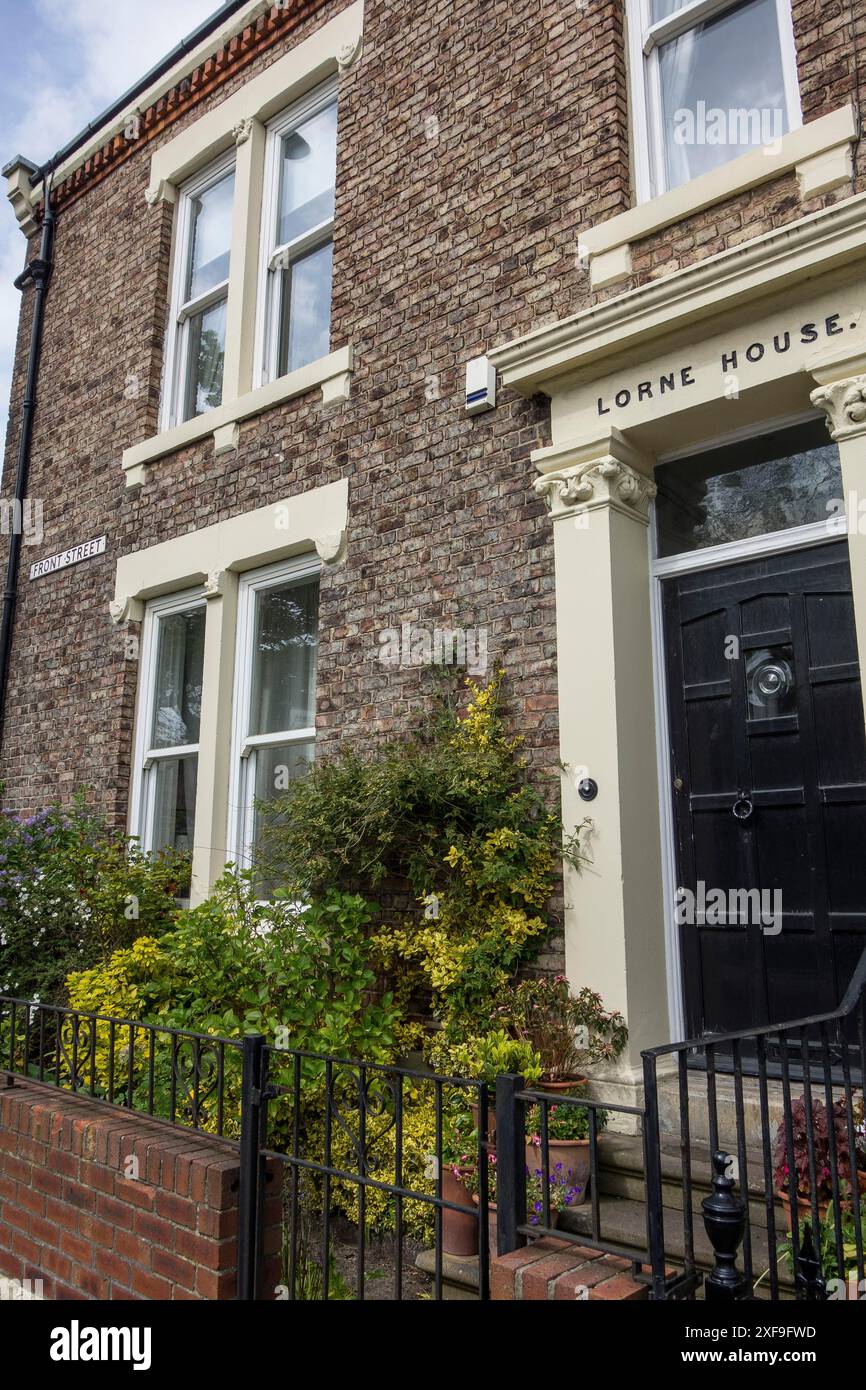 Traditional house england brick hi-res stock photography and images - Alamy