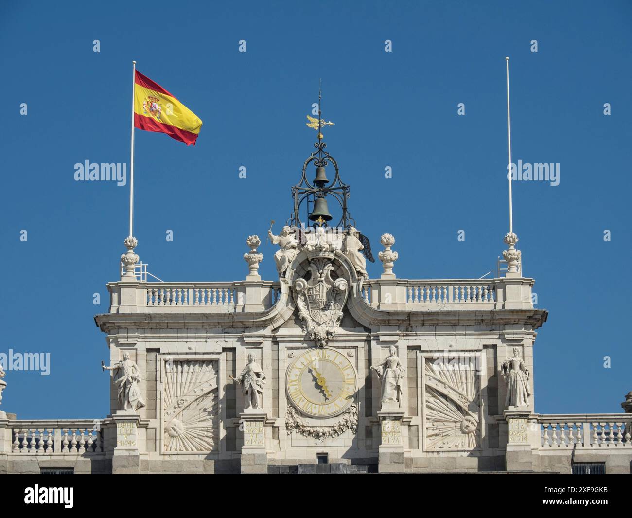 Close-up of a tower with spanish flag, fine architectural details ...