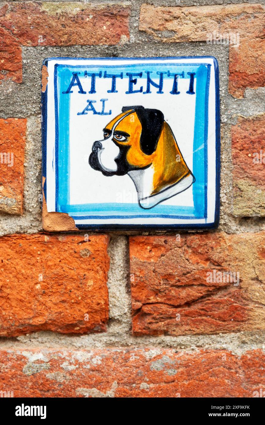 Beware of dog sign hi-res stock photography and images - Alamy