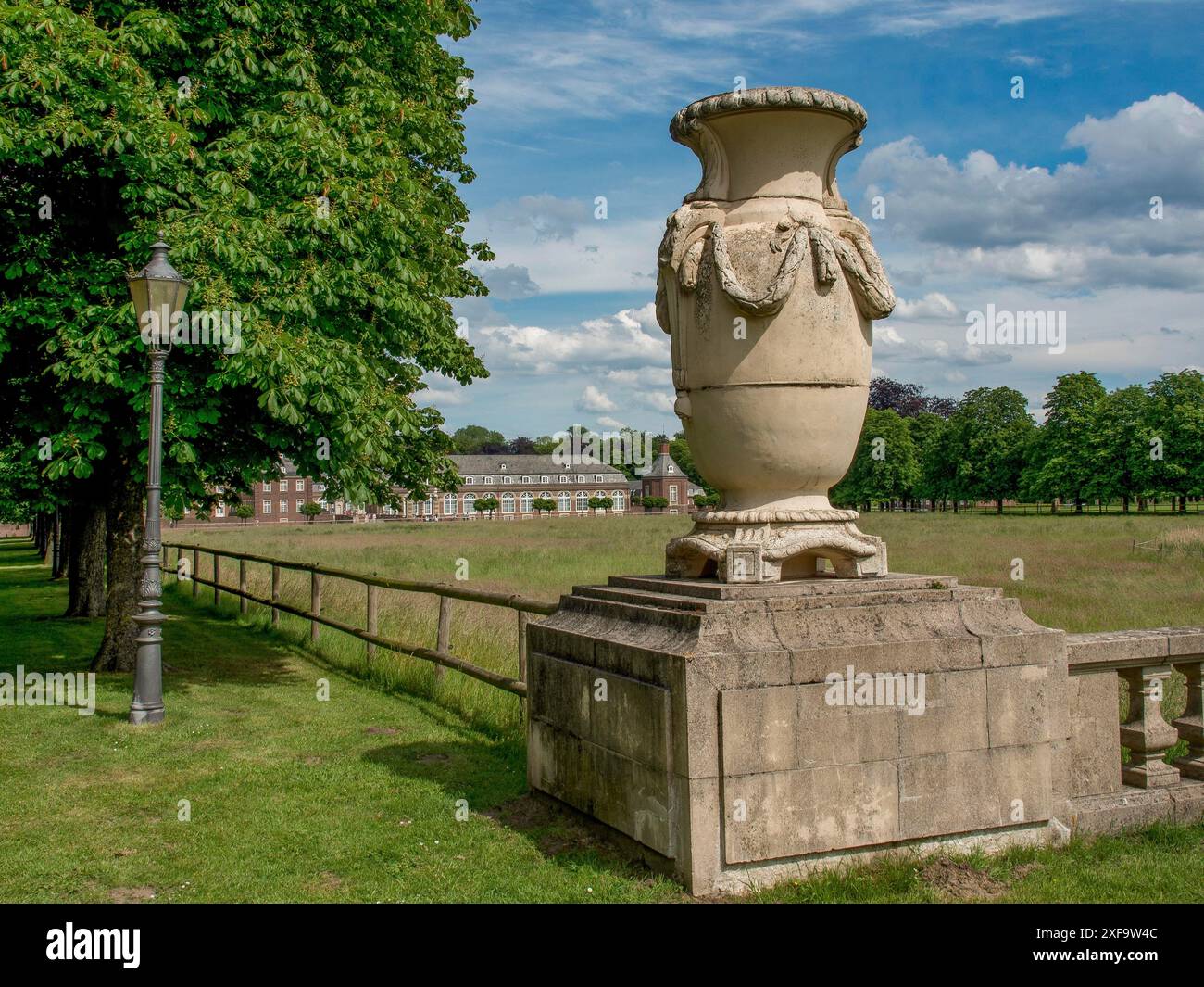 Lamp post under stone hi-res stock photography and images - Alamy