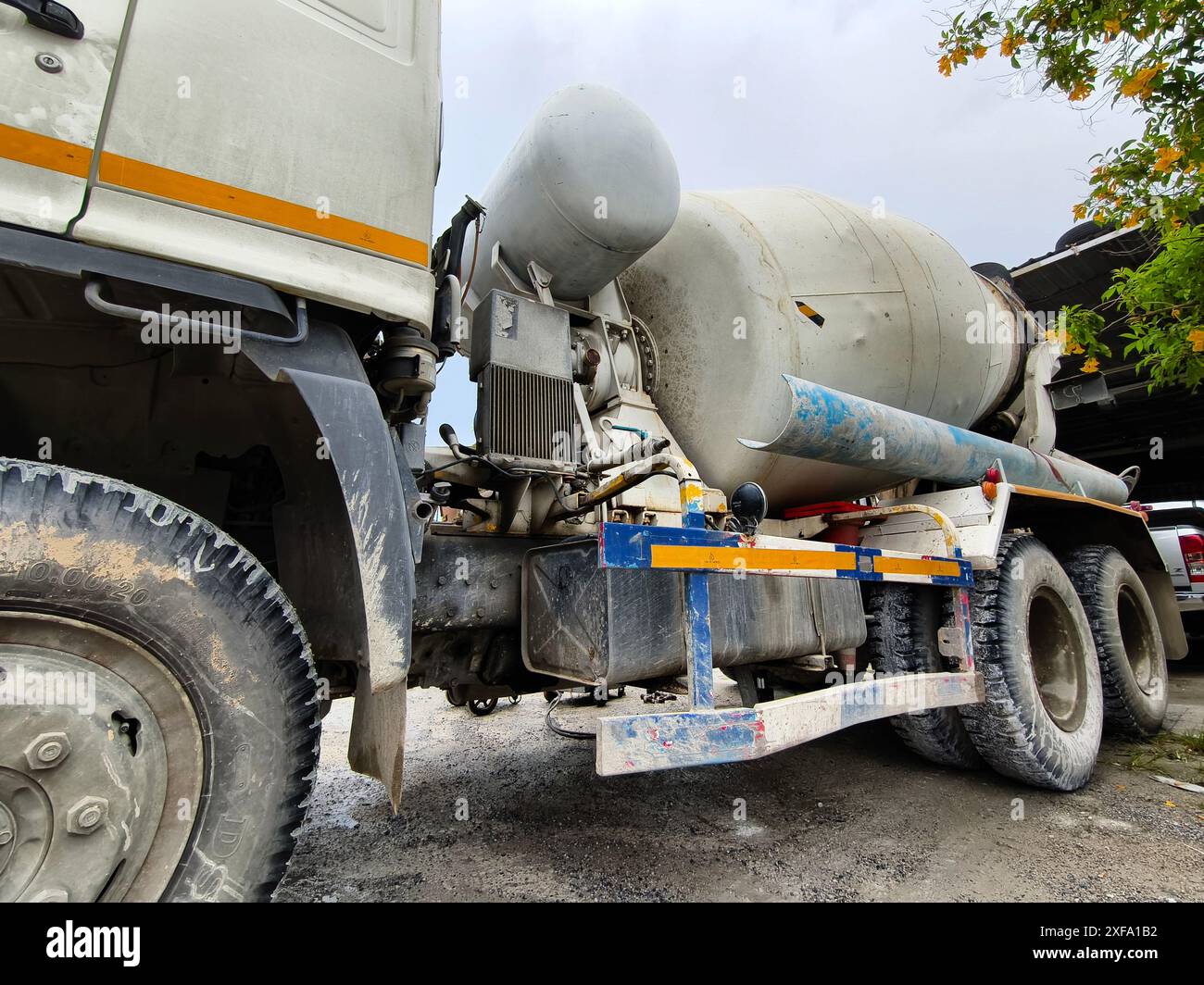 Stationary concrete mixer hi-res stock photography and images - Alamy