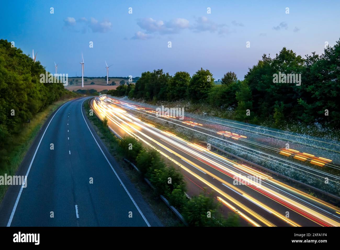 Busy one way road with traffic uk hi-res stock photography and images ...