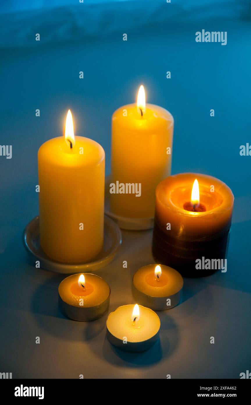 Lit of candles hi-res stock photography and images - Alamy