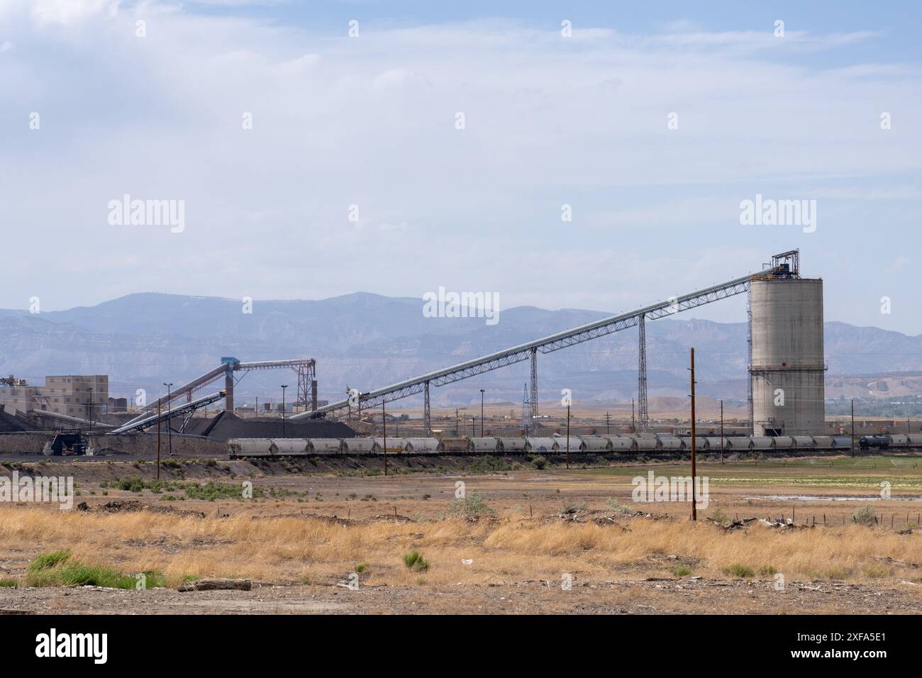 Loading tower for loading coal on rail cars at the Savage Energy ...