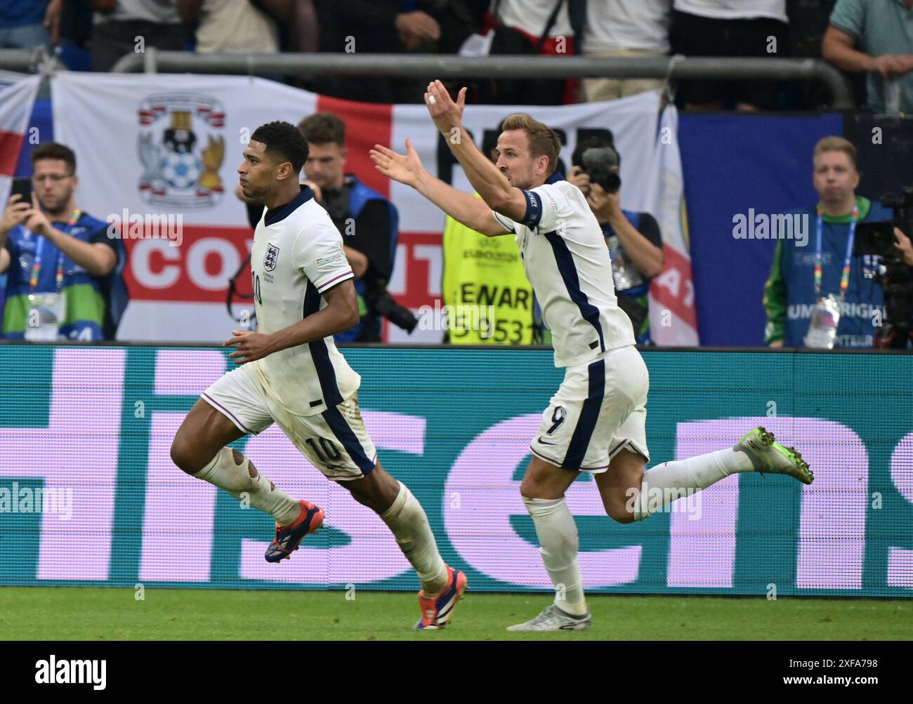 GELSENKIRCHEN, GERMANY - JUNE 30: Jude Bellingham of England celebrate ...