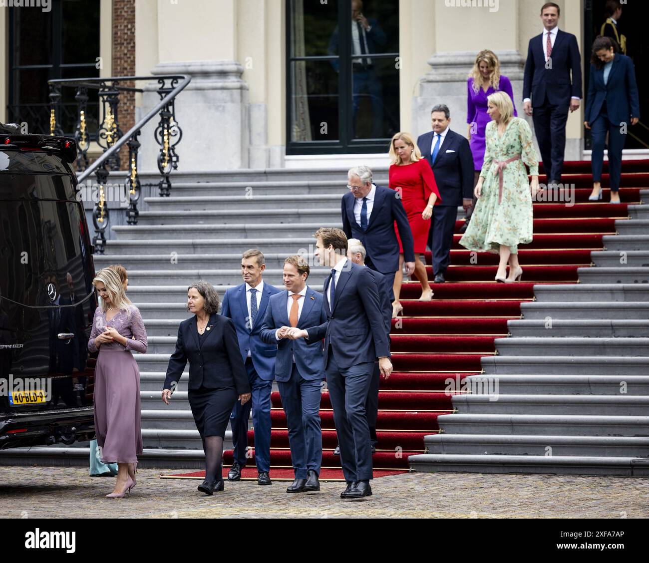 Swearing in of the ministers hi-res stock photography and images - Alamy