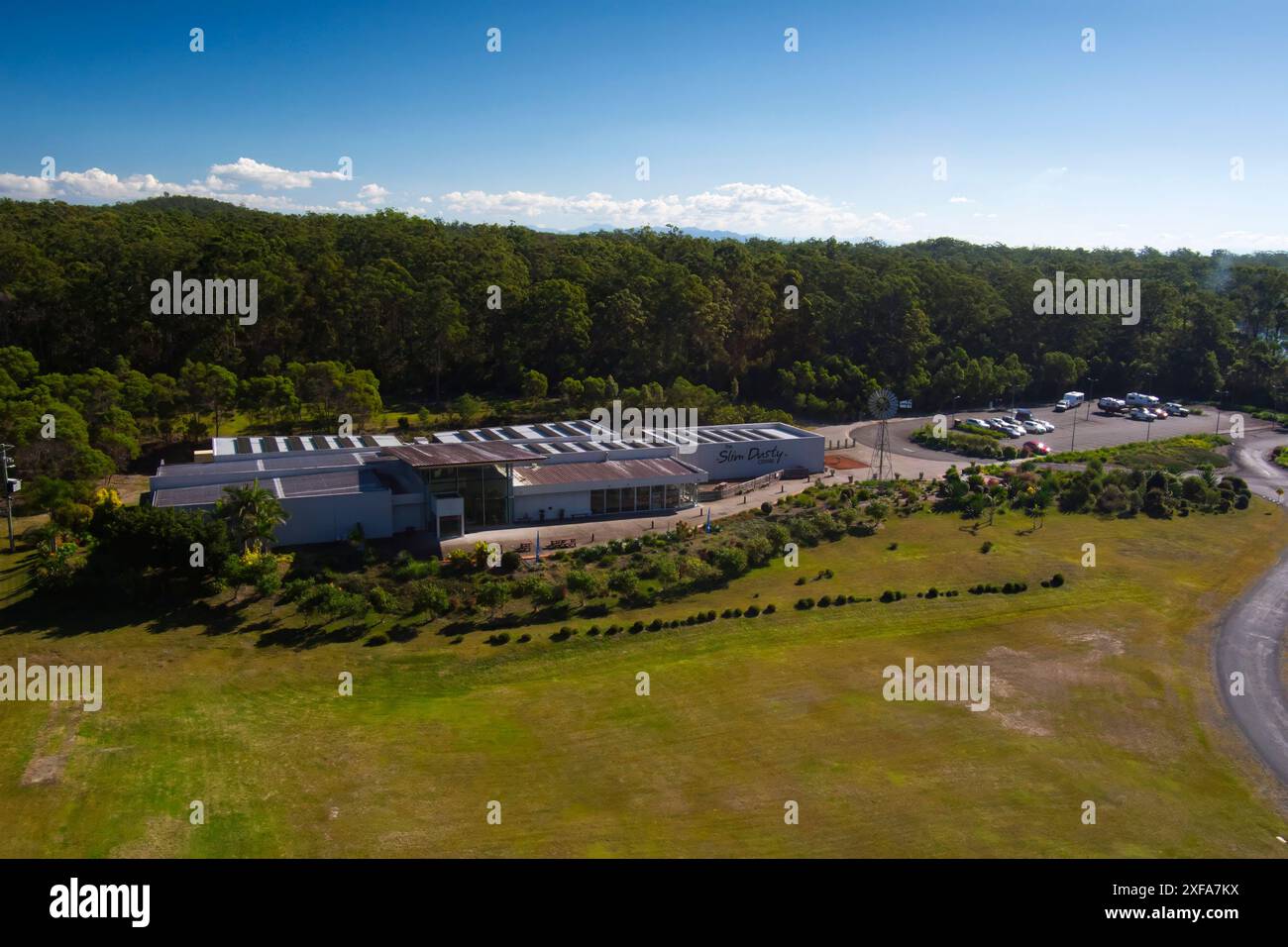 Slim dusty singer hi-res stock photography and images - Alamy