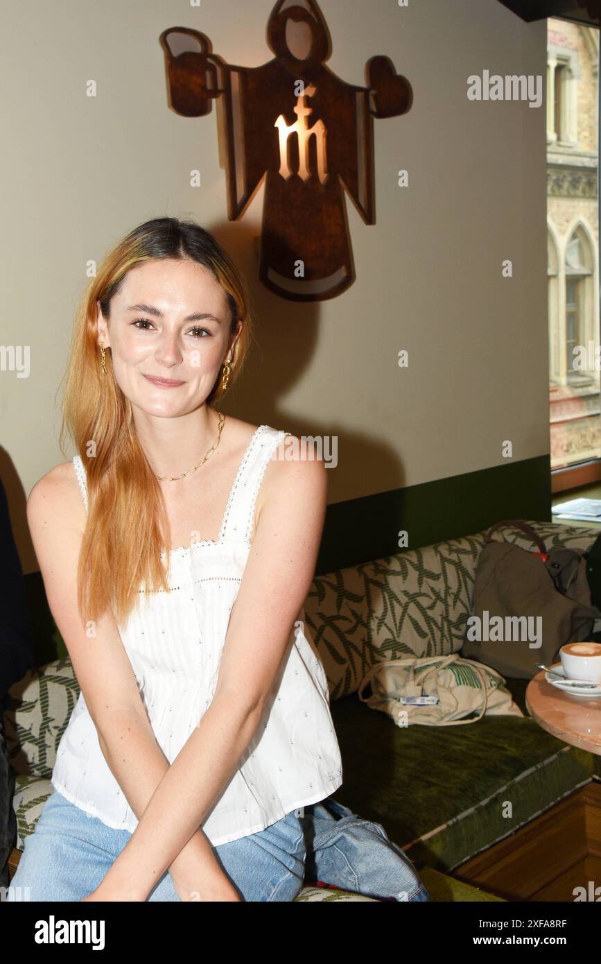 Lea van Acken Schauspielerin Muenchen 02.07.2024 Ludwig Beck ...