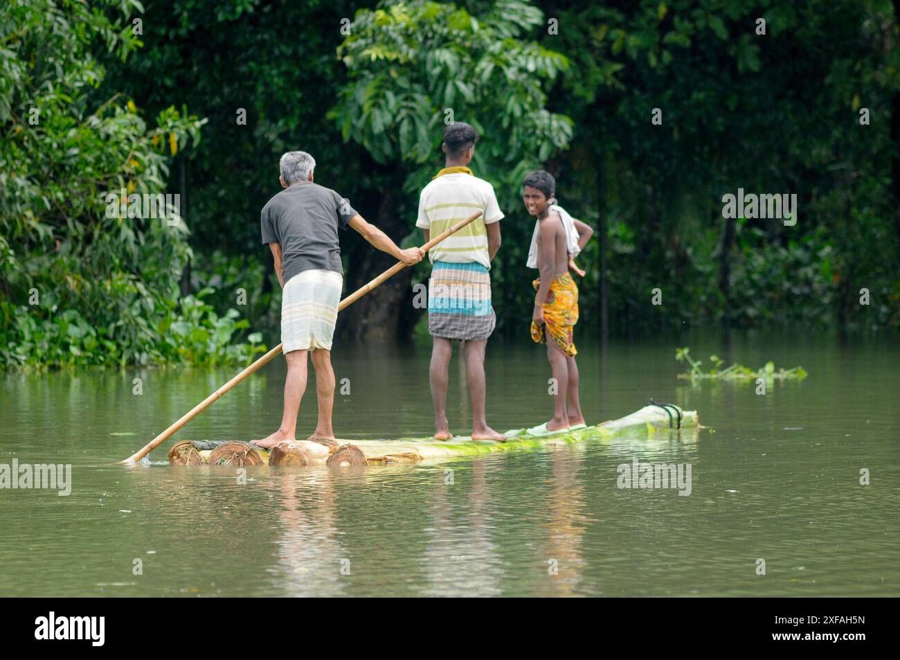Bangladesh flooding raft hi-res stock photography and images - Alamy