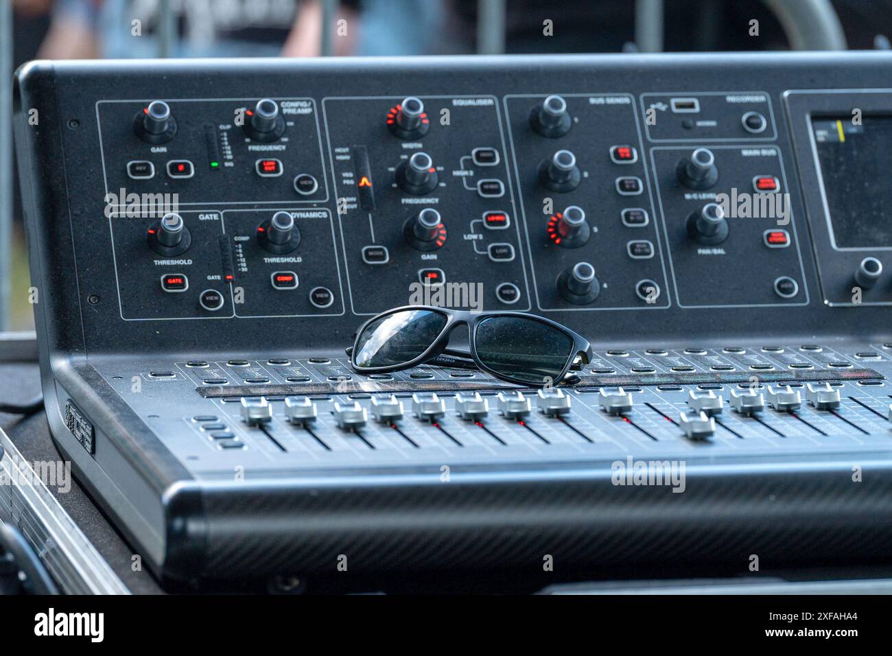 Mix controller setup hi-res stock photography and images - Alamy