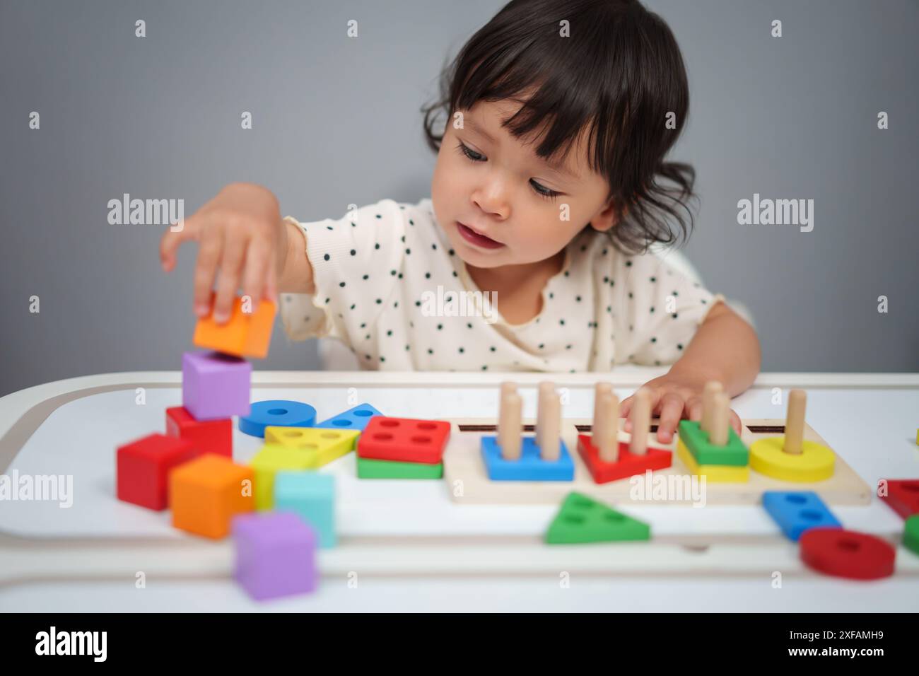 Toddler building tower hi-res stock photography and images - Alamy