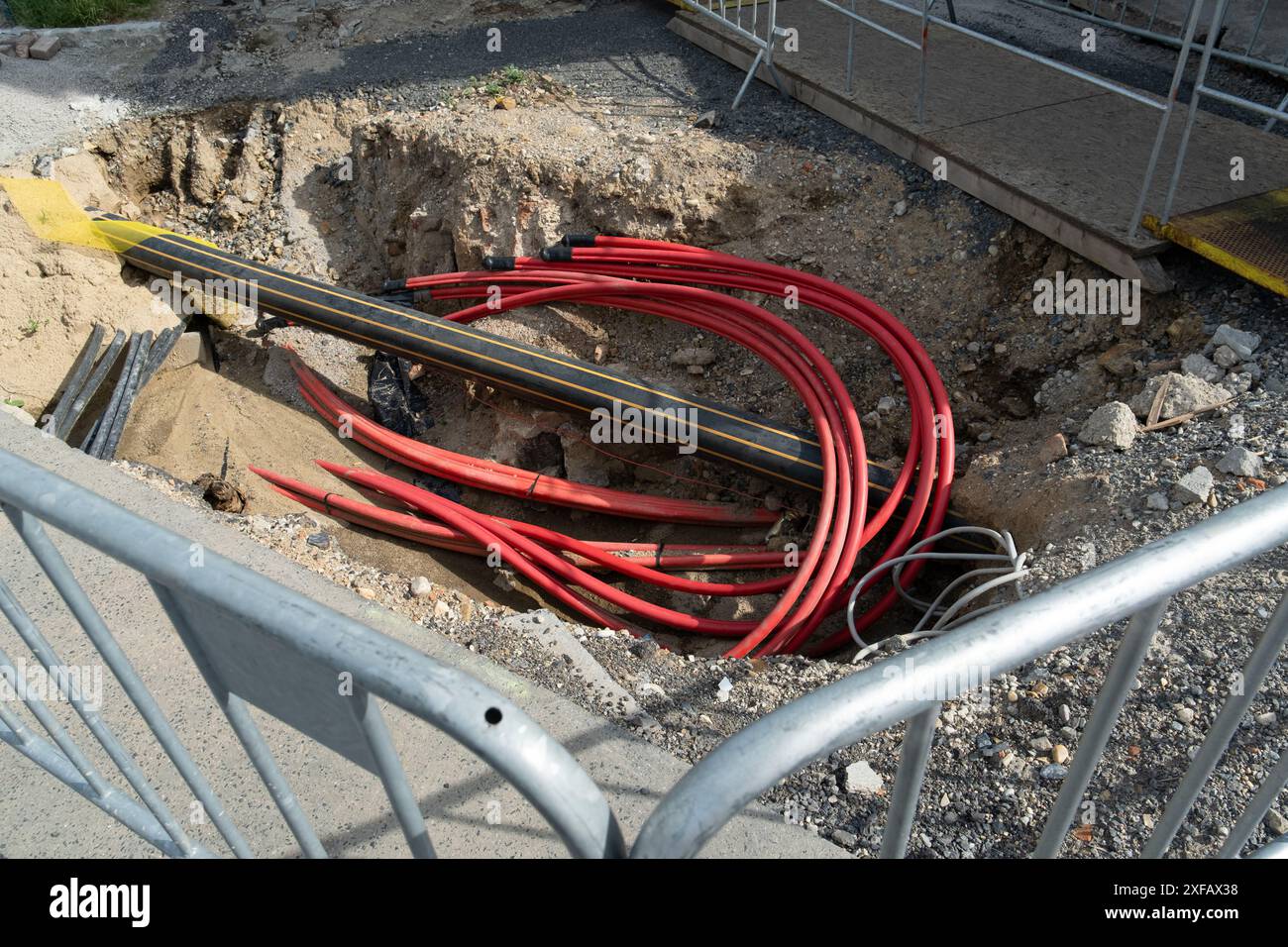 Cable laying systems hi-res stock photography and images - Alamy