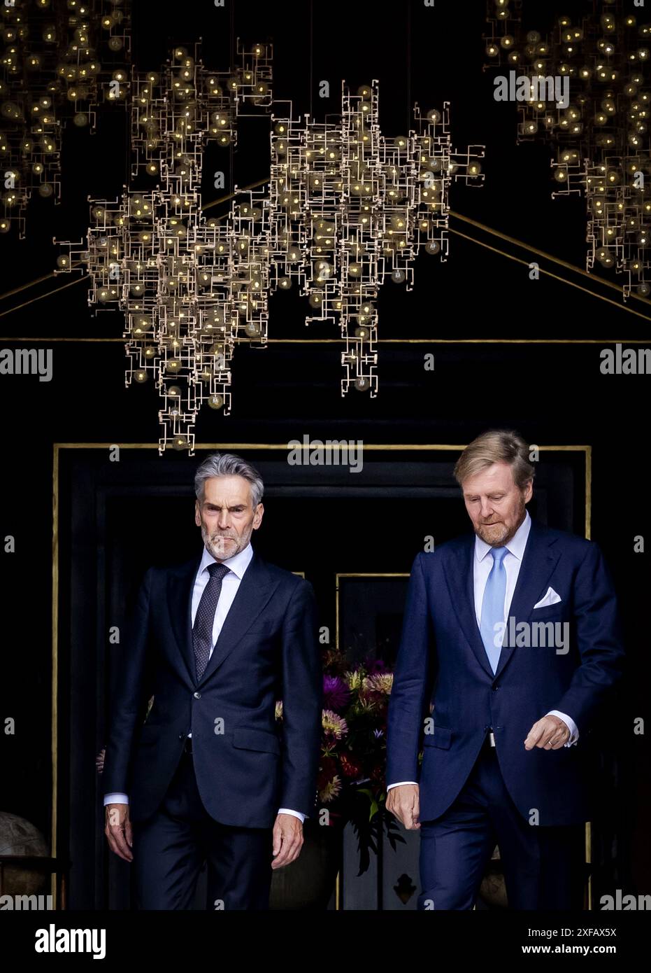 THE HAGUE - King Willem-Alexander (r) and Prime Minister Dick Schoof ...