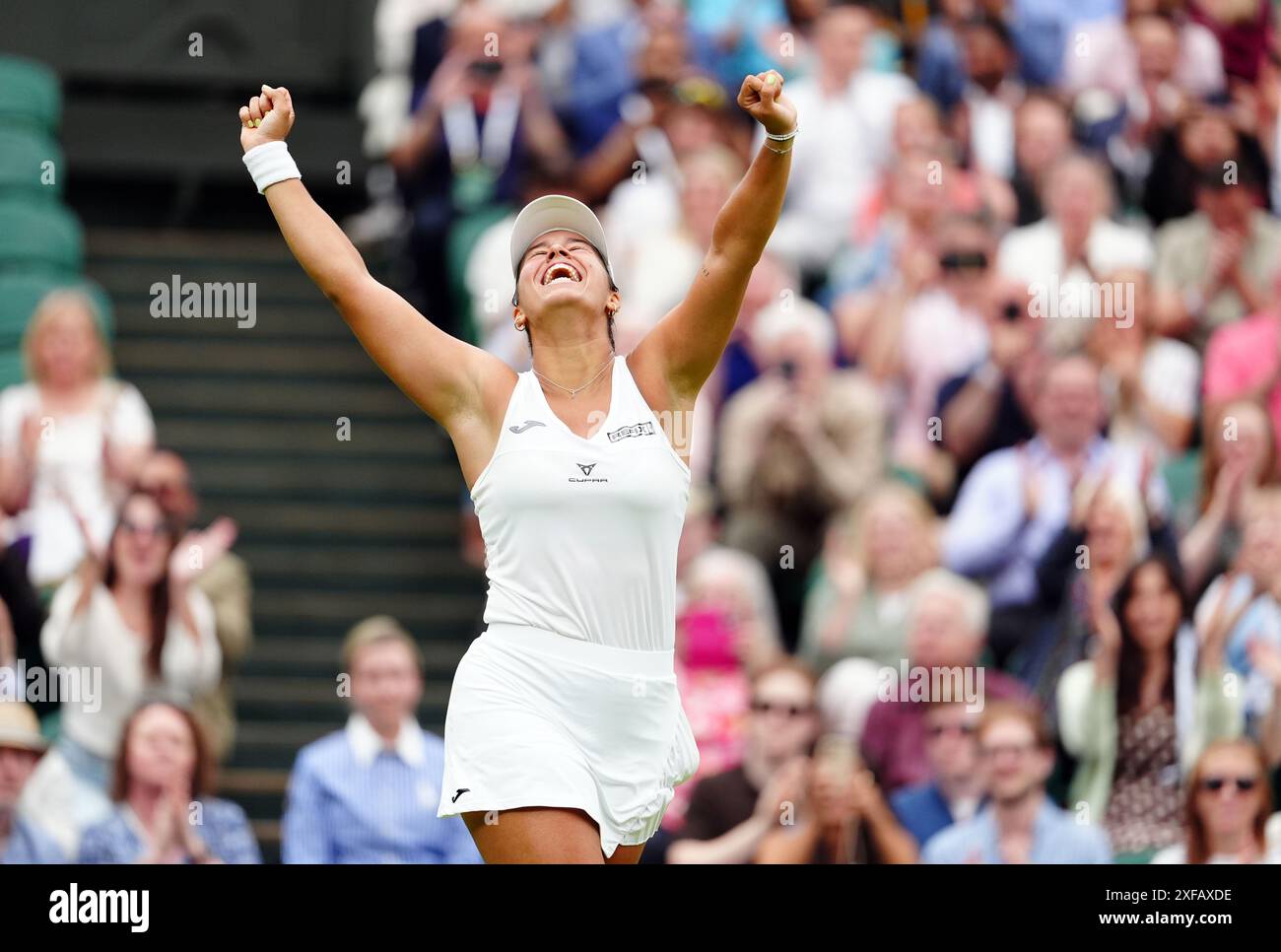 Jessica Bouzas Maneiro celebrates following her victory over Marketa ...