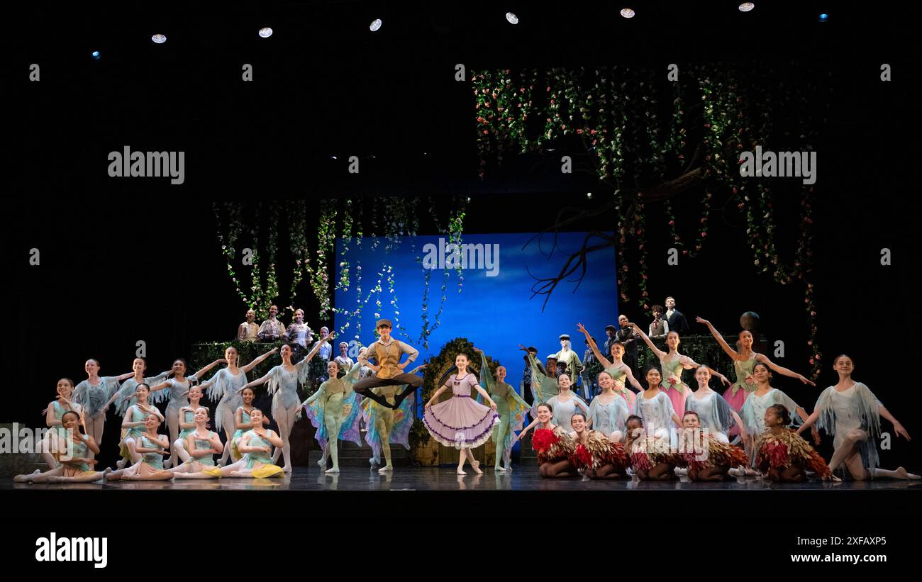 London, UK. 2 July 2024. The cast, featuring (C) Constance Rauly and ...