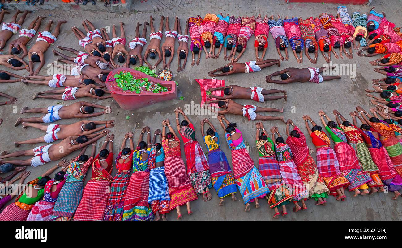 Bangla gajan hi-res stock photography and images - Alamy