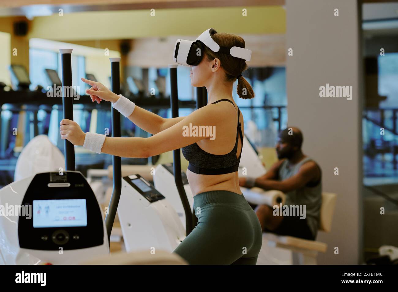 Vr gym cut hi-res stock photography and images - Alamy
