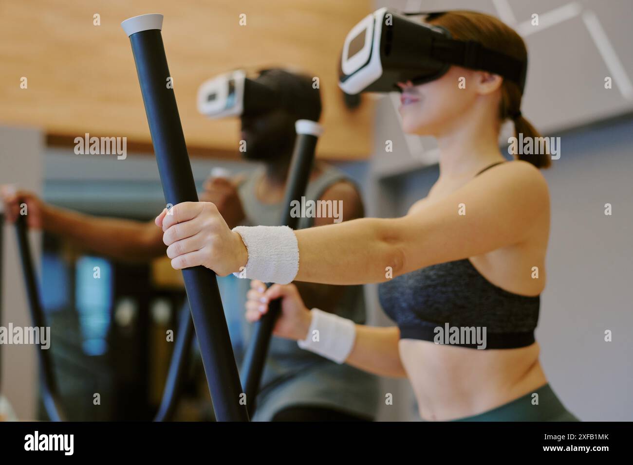 Vr gym cut hi-res stock photography and images - Alamy