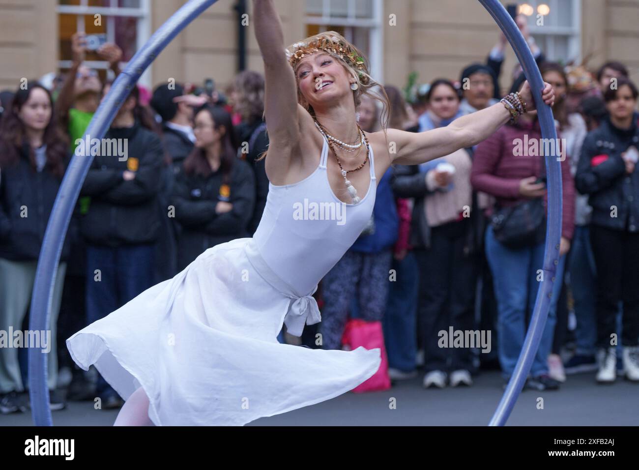 Ariel dempsey hi-res stock photography and images - Alamy