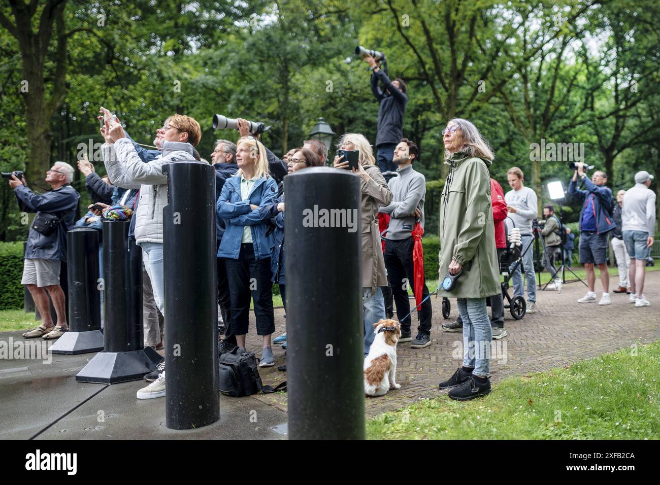 THE HAGUE - Interested parties gather at Huis ten Bosch Palace for the ...
