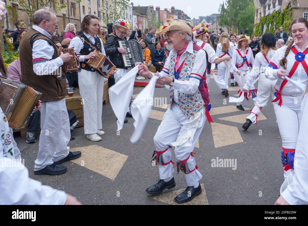 Members of the Oxford Morris dance troupe, Morris dancing, Broad Street ...