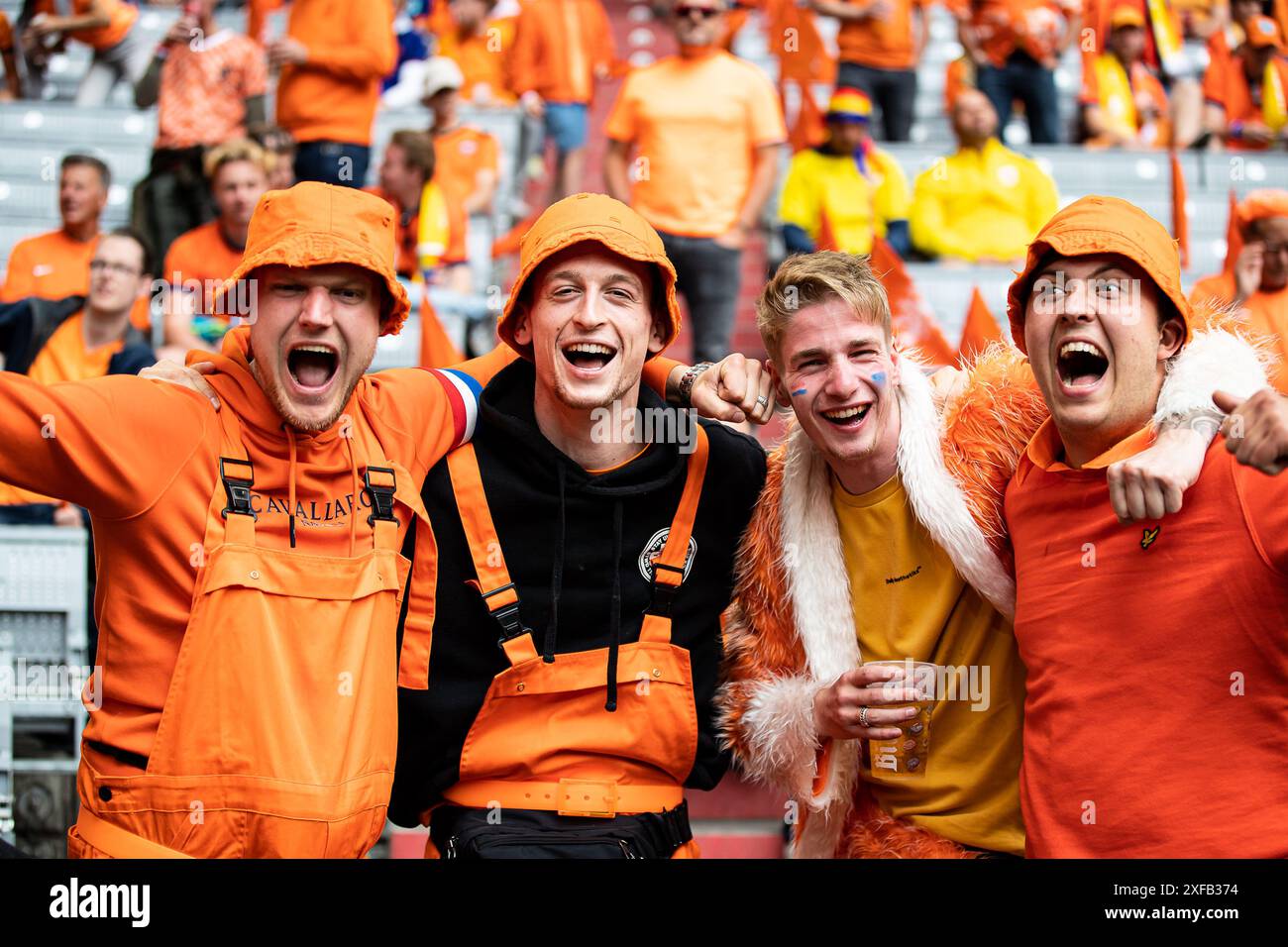 Fans aus den Niederlande, Holland GER, Rumaenien (ROM) vs. Niederlande ...