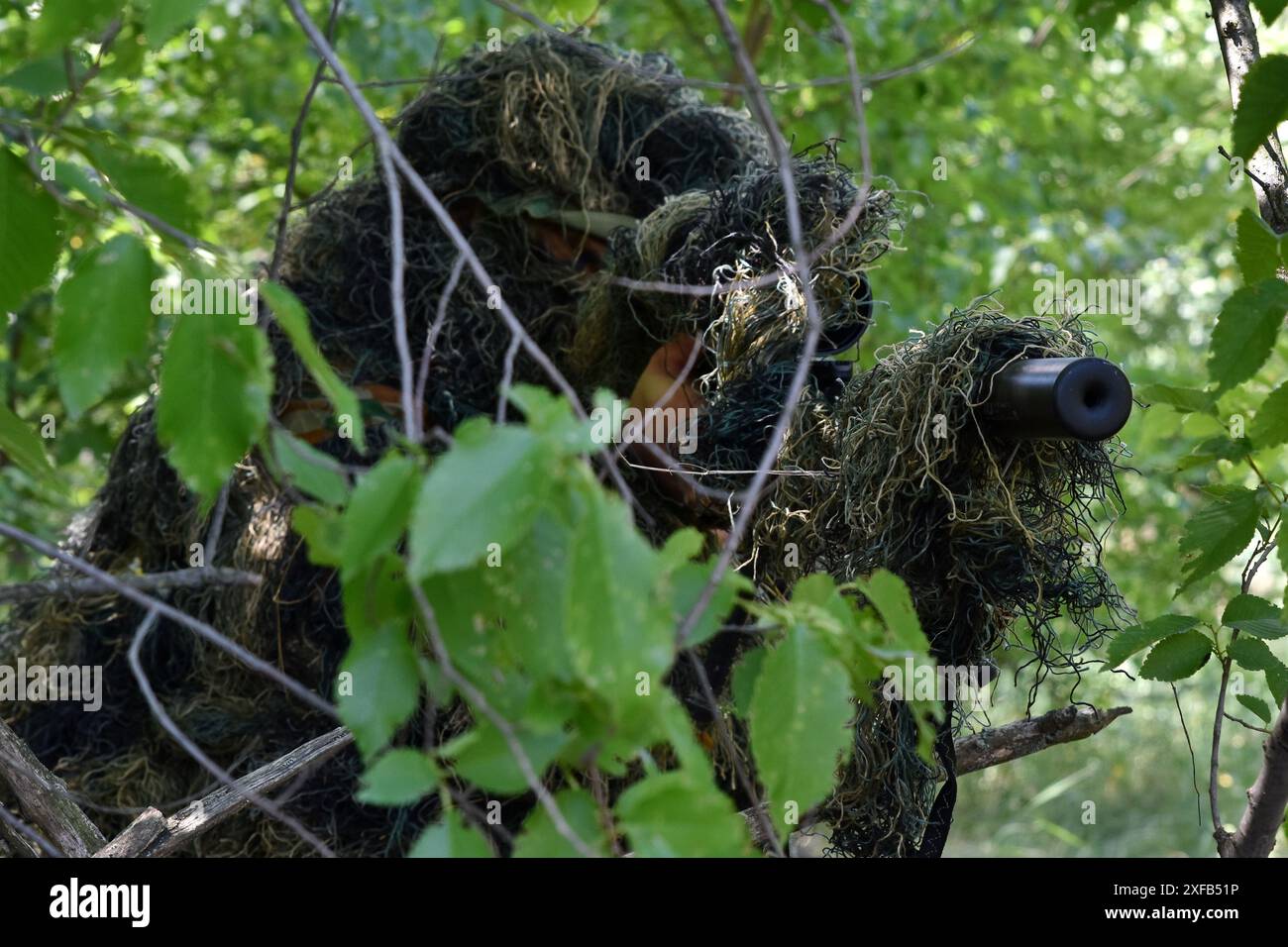 Sniper tactics hi-res stock photography and images - Alamy