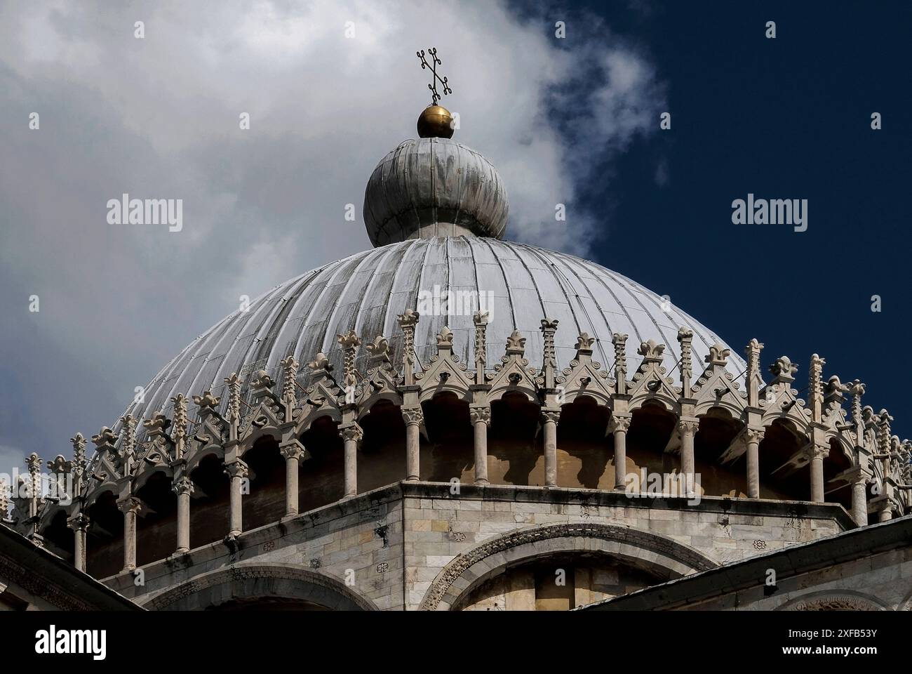 Lead sheathed dome hi-res stock photography and images - Alamy
