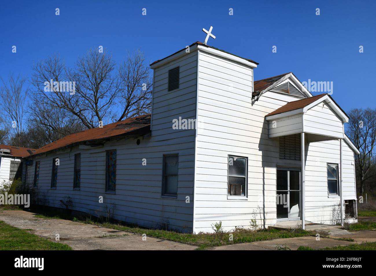 Disrepair lays heavily on Hughes Chapel Missionary Baptist Church ...