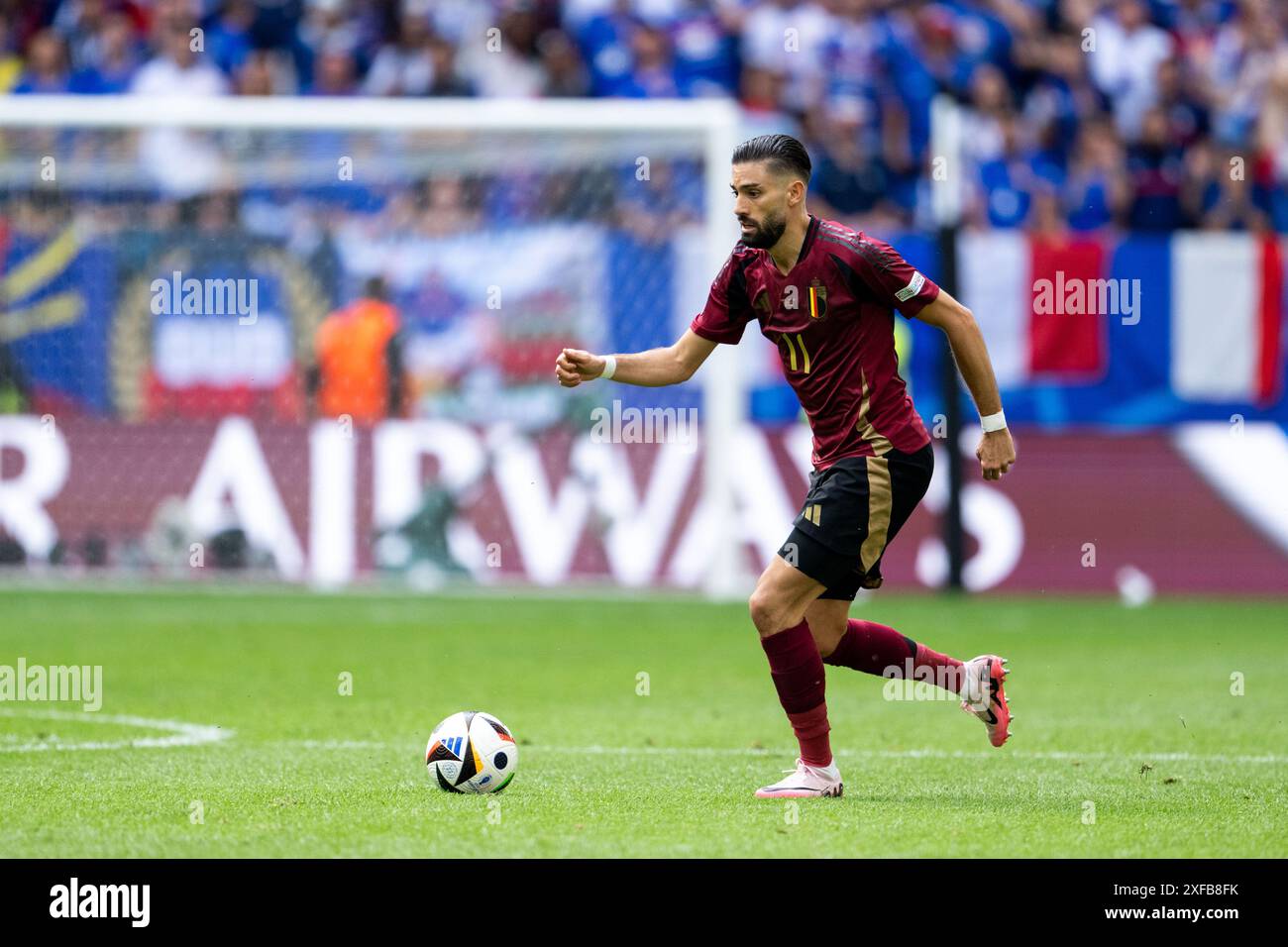 Yannick Carrasco (Belgien, #11) am Ball, GER, France (FRA) vs Belgium ...