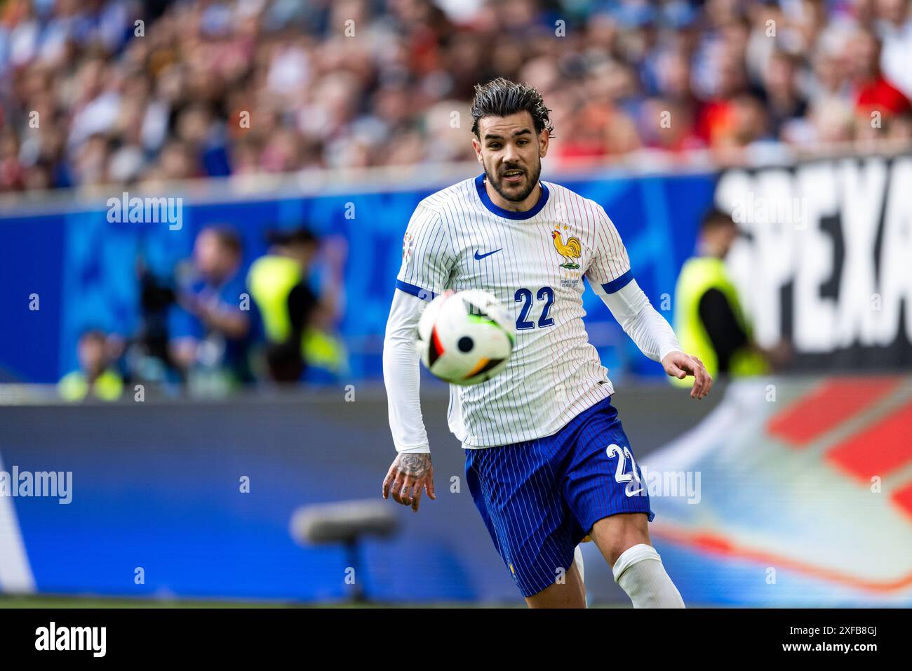 Theo Hernandez (Frankreich, #22) am Ball, GER, France (FRA) vs Belgium ...