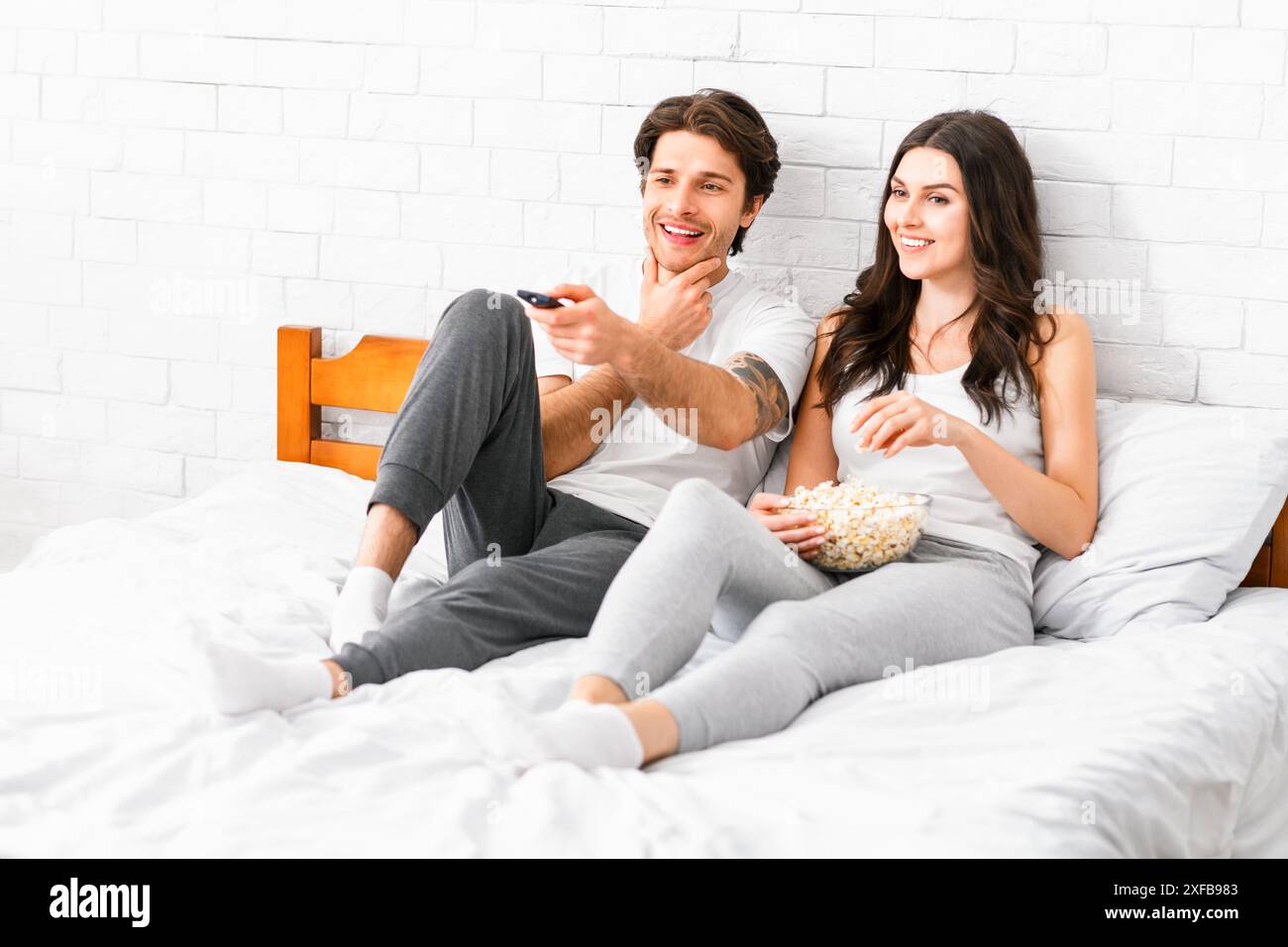 Family movie night blanket hi-res stock photography and images - Alamy