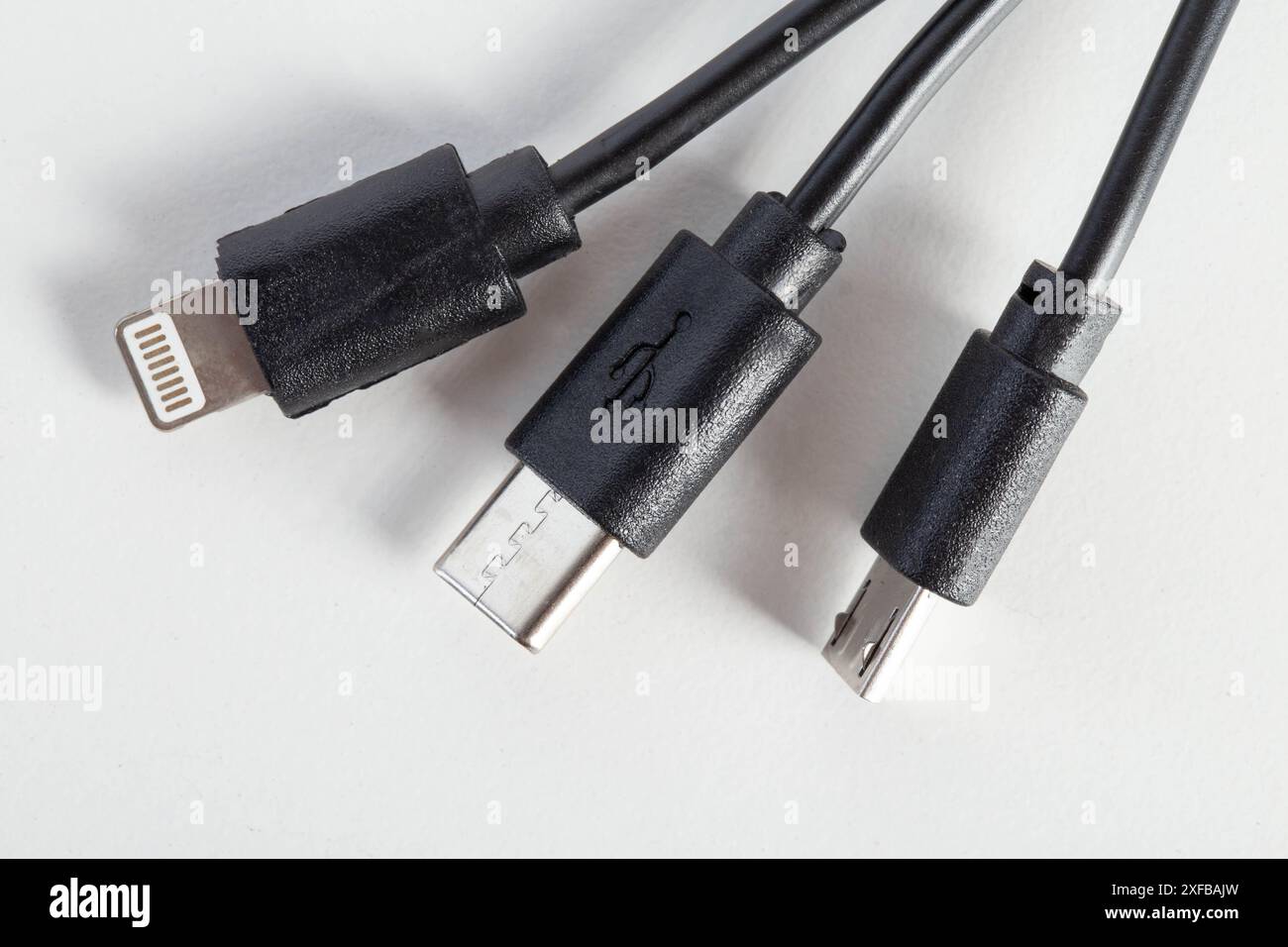 Universal black 3 in 1 charging cable with different charging ...