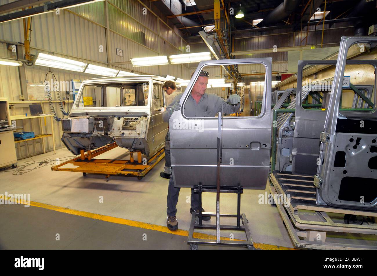 construction of the mercedes G class in graz construction of the ...