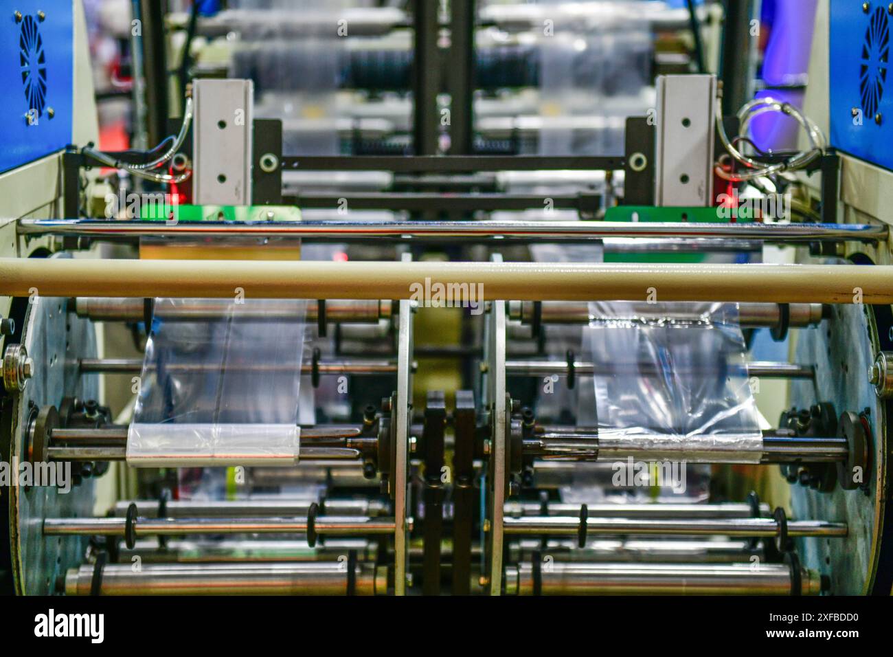 The operation of automatic plastic bag production machine for packaging ...