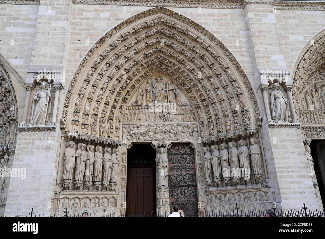 Entrance portico notre dame paris hi-res stock photography and images ...