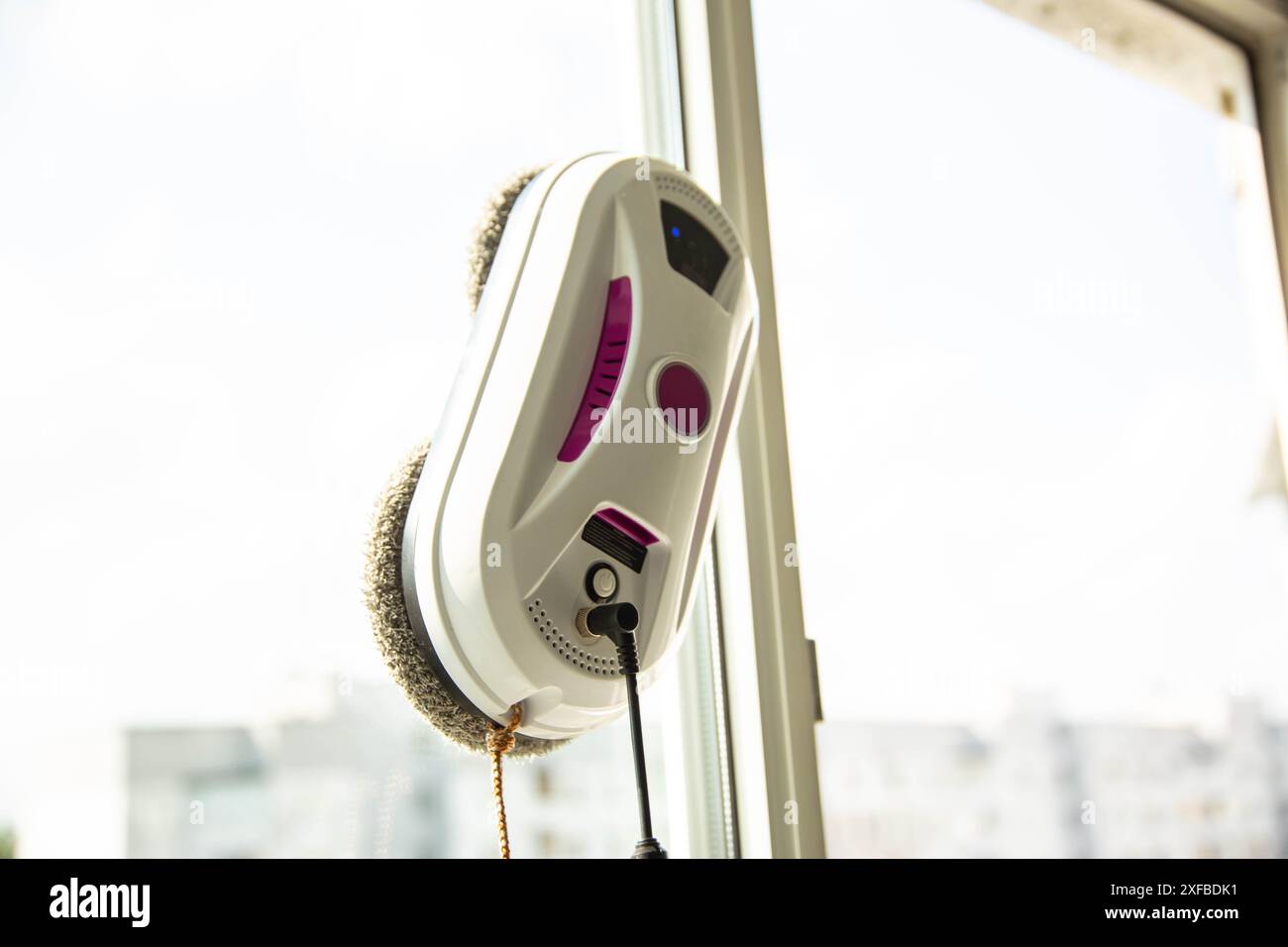 Vacuum automatic robot window cleaner cleans glass from dirt without ...