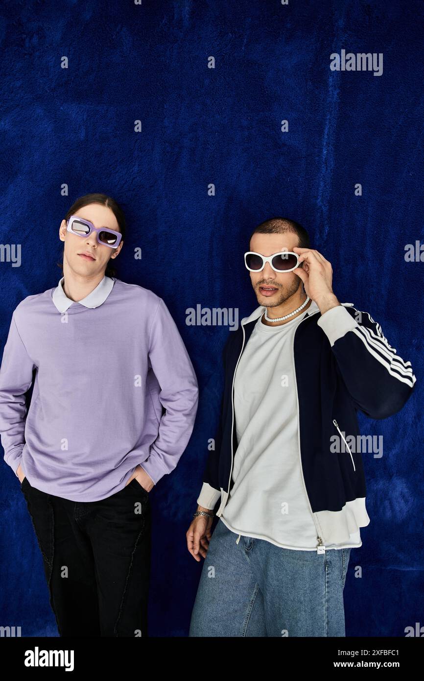 Two men standing side by side hi-res stock photography and images - Alamy