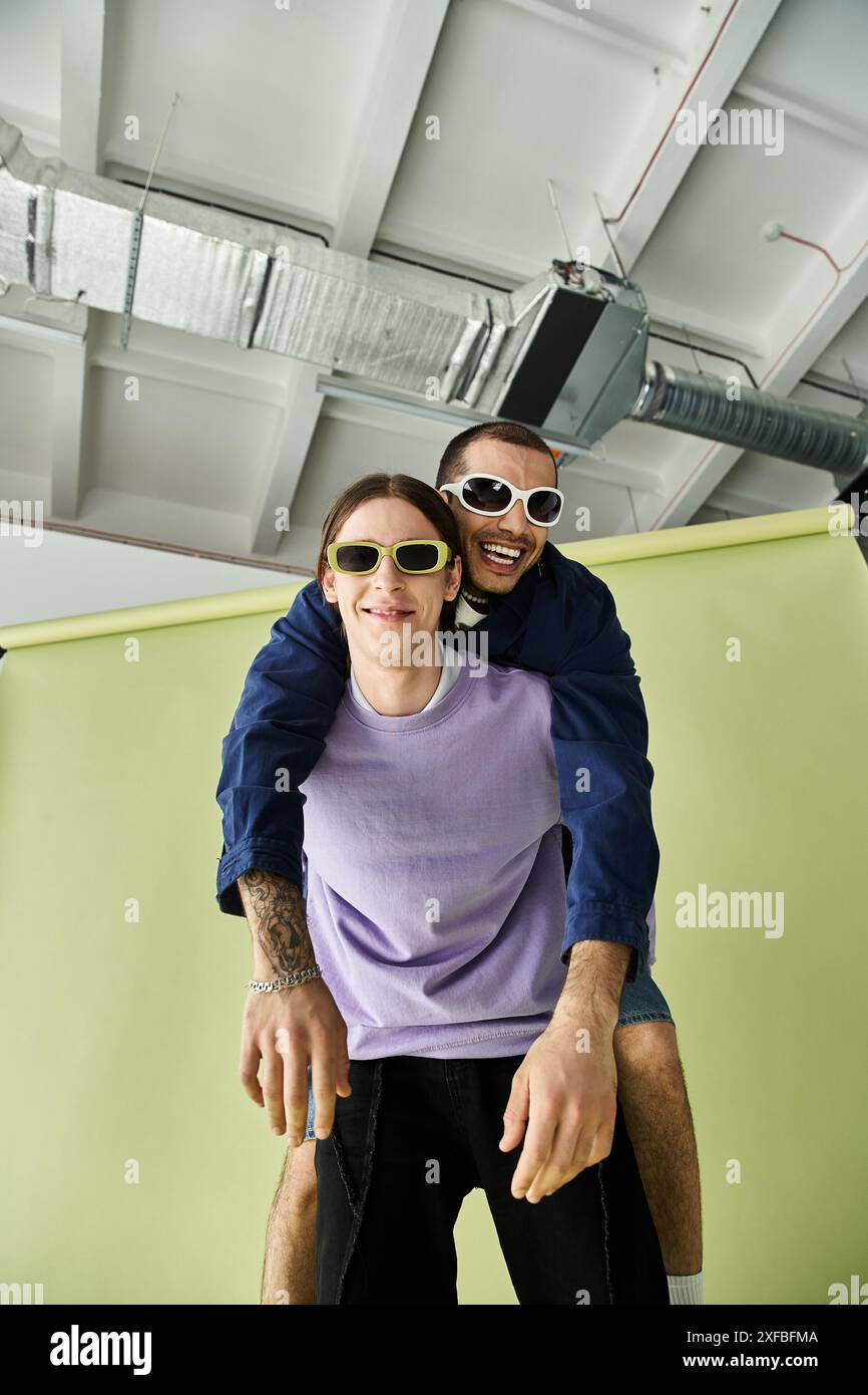 Men posing hi-res stock photography and images - Alamy