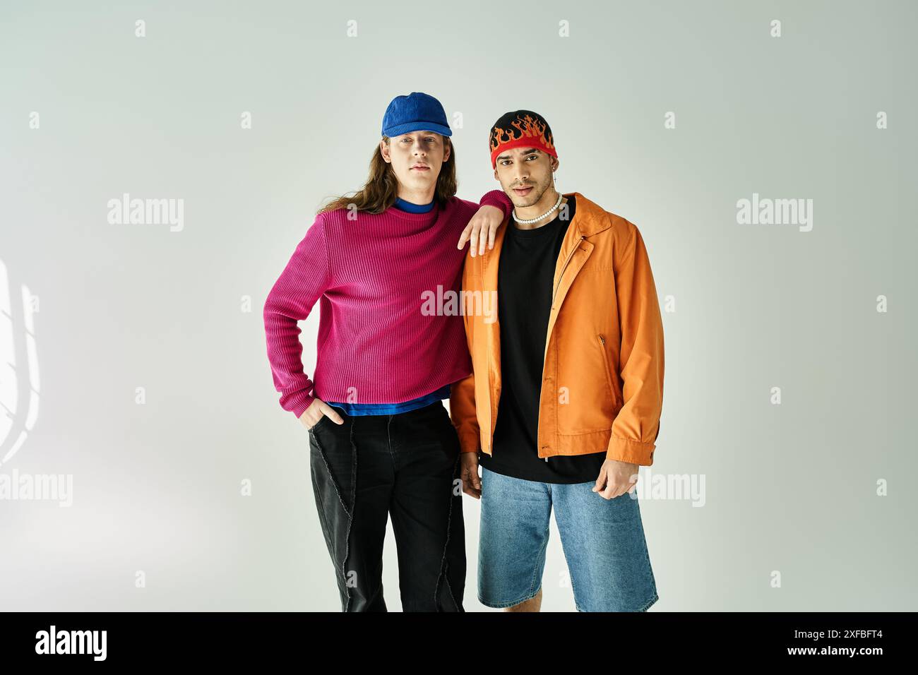 Two people standing closely hi-res stock photography and images - Alamy