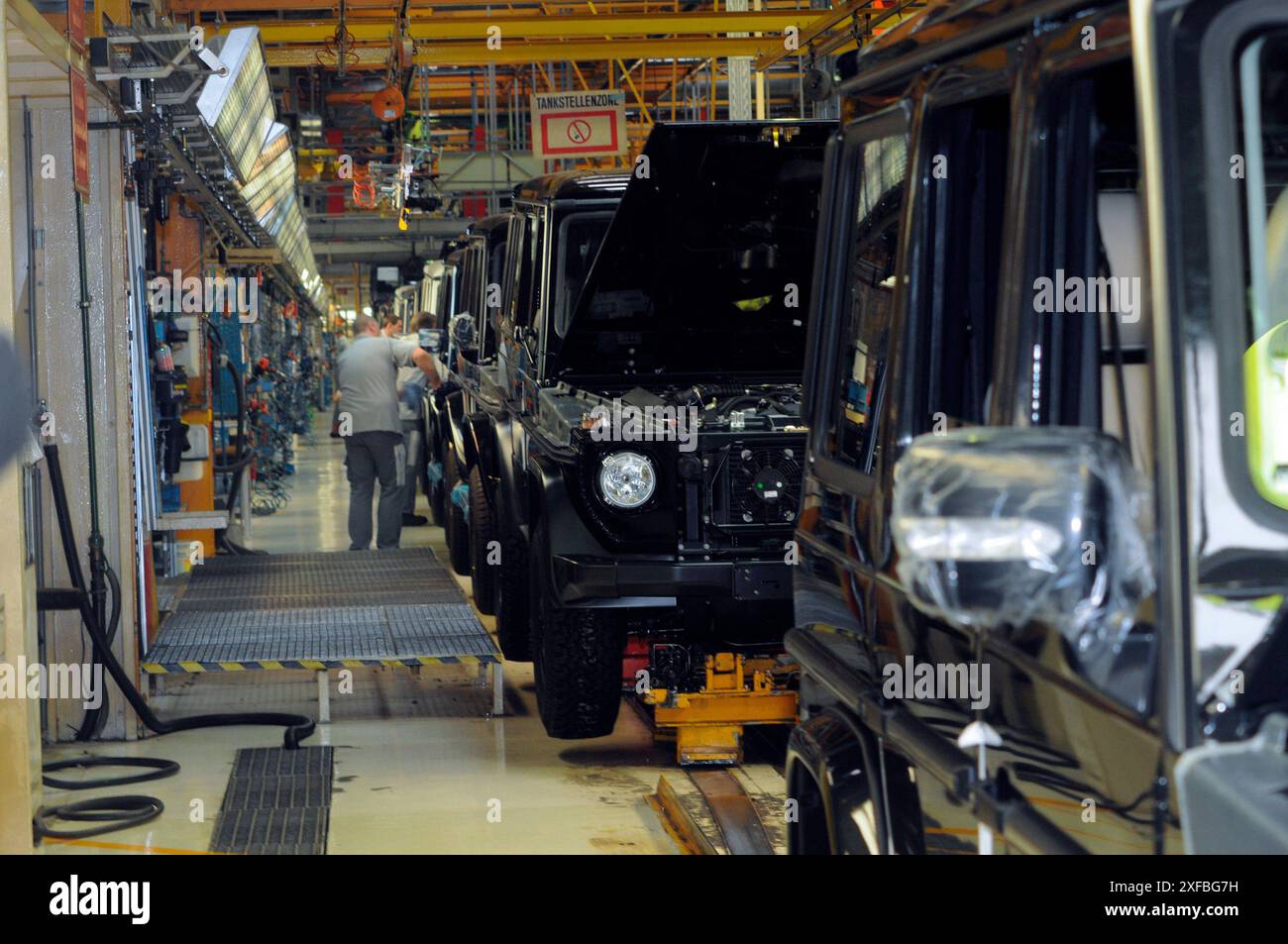 construction of the mercedes G class in graz construction of the ...
