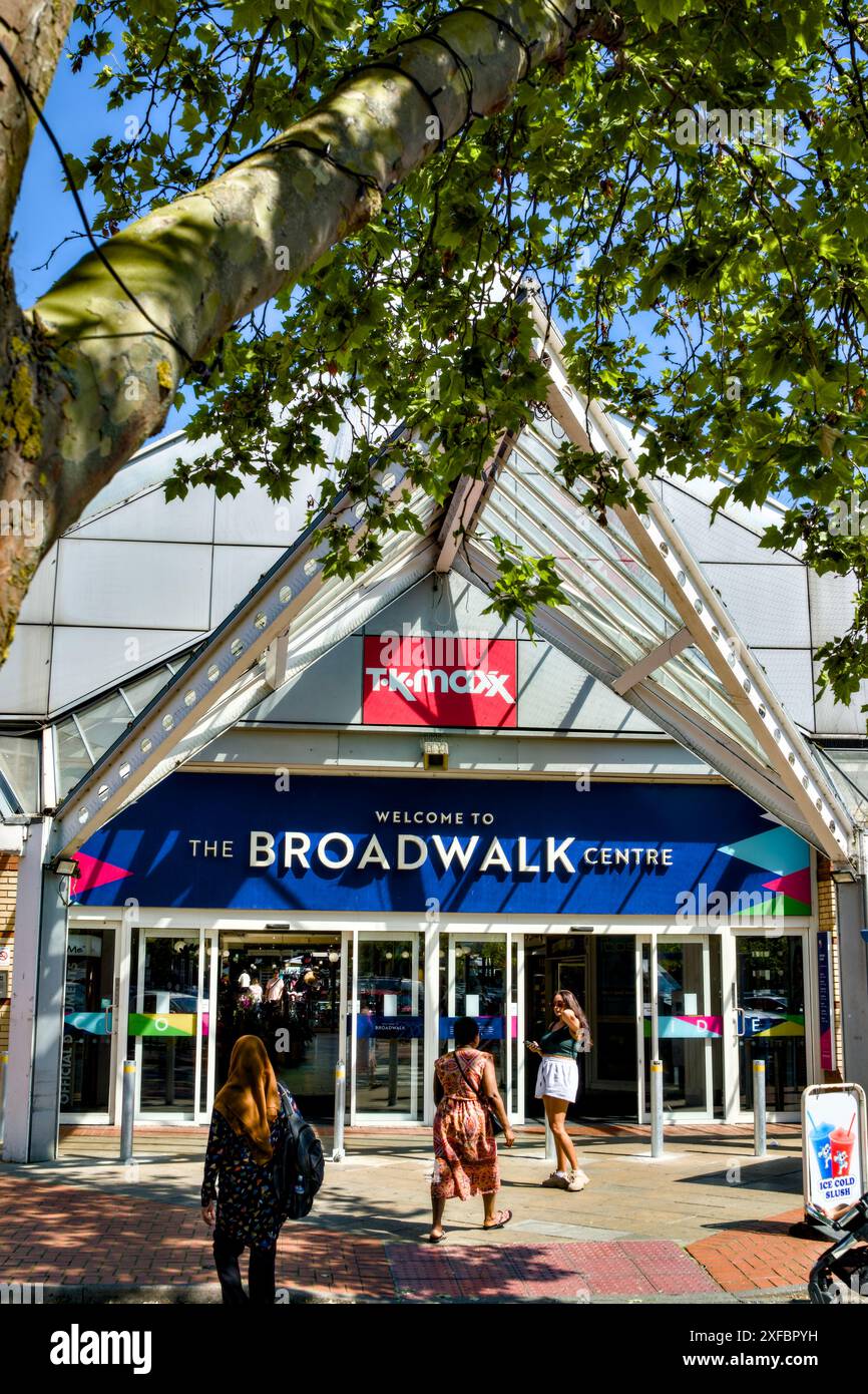 Broadwalk Centre, Edgware, Borough of Barnet, London, England, U.K ...