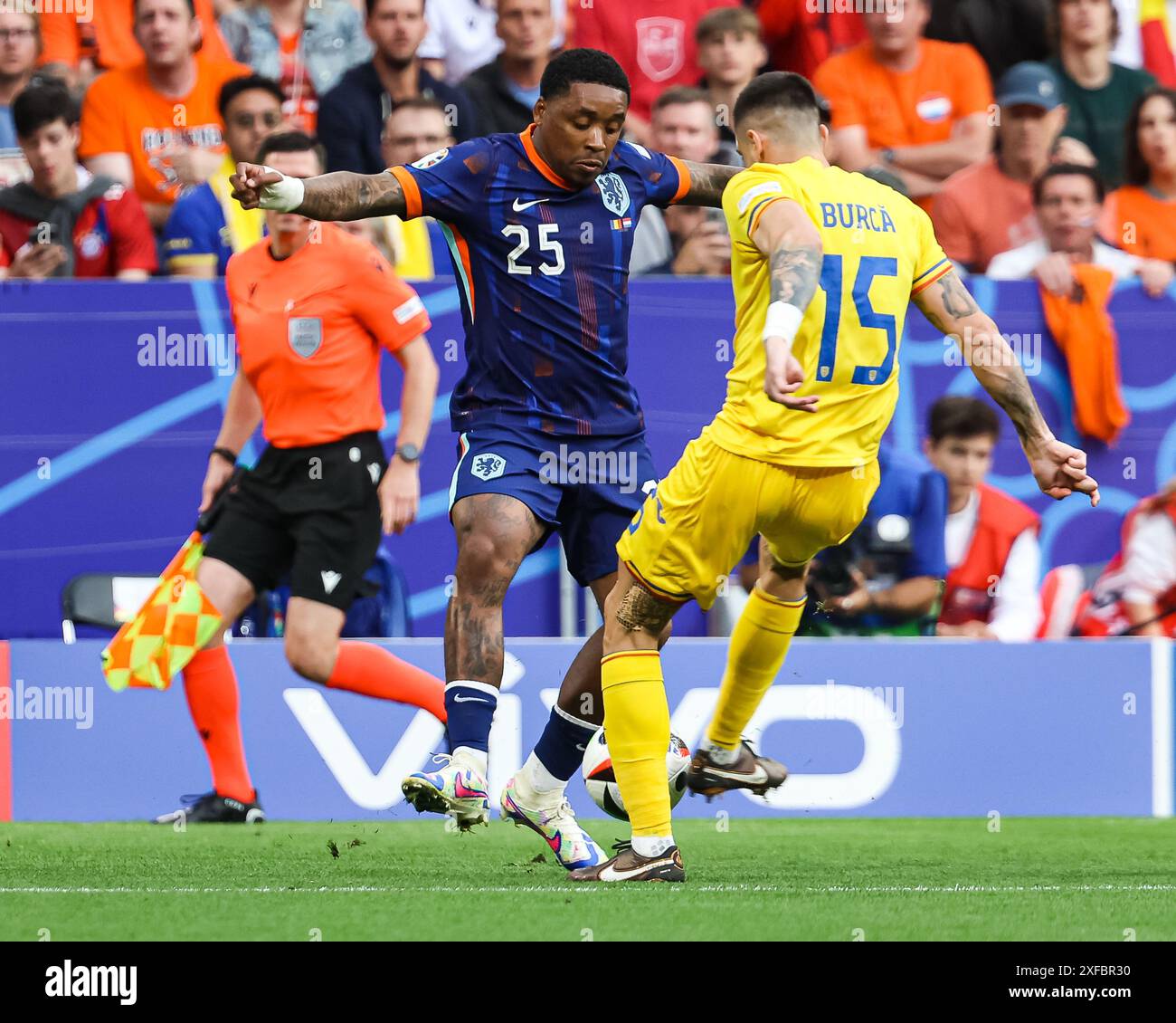 Steven Bergwijn (Niederlande, #25) vsAndonie Andrei Burca (Rumaenien ...