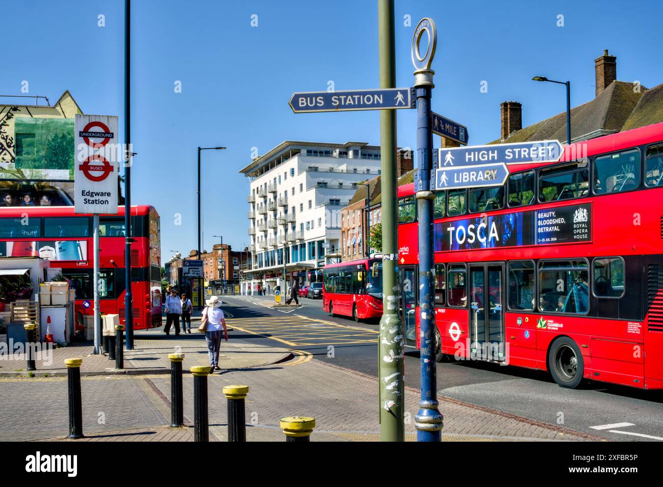 Barnet london street hi-res stock photography and images - Alamy
