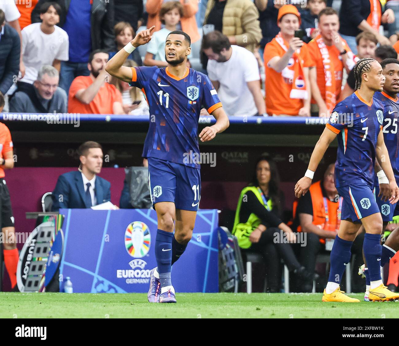 Tor fuer die Niederlande 1:0 durch Cody Gakpo (Niederlande, #11) jubel im Team GER, Rumaenien ...